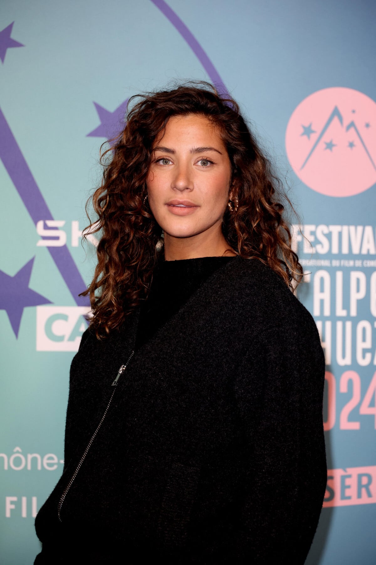 Vidéo : Ecoutez bien la voix de Manon Azem dans Mercato (TF1 ...