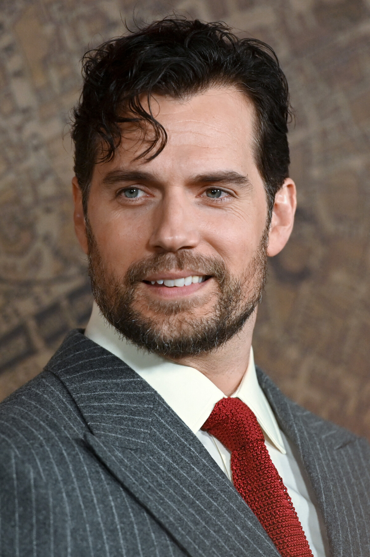 Photo : Henry Cavill à la première du film Enola Holmes 2, New York ...