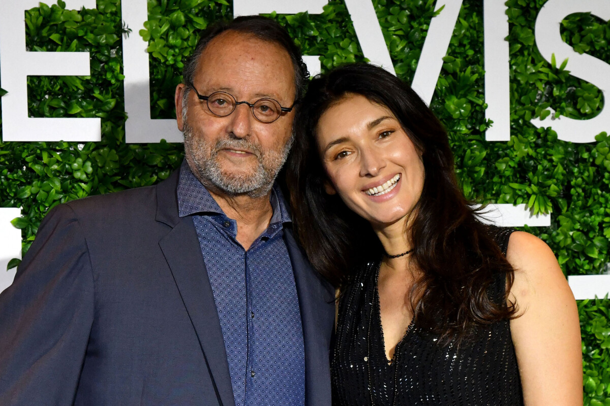 Photo : Jean Reno et sa femme Zofia au 61eme Festival de Télévision de ...