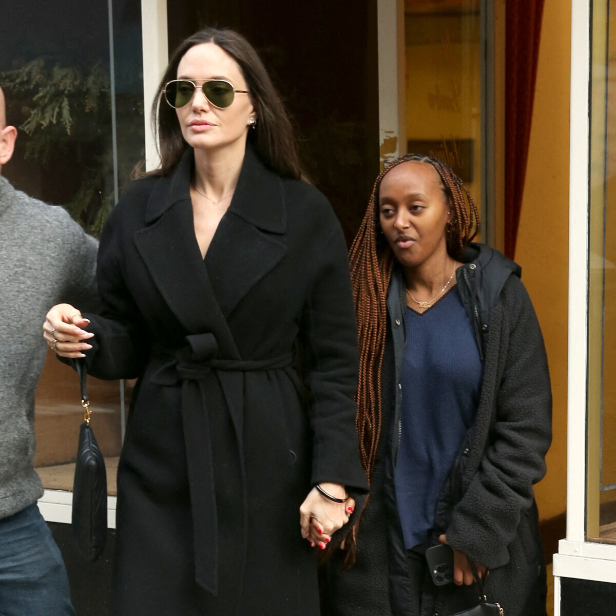 Photo : Angelina Jolie et Zahara Marley Jolie-Pitt quittent Desert ...