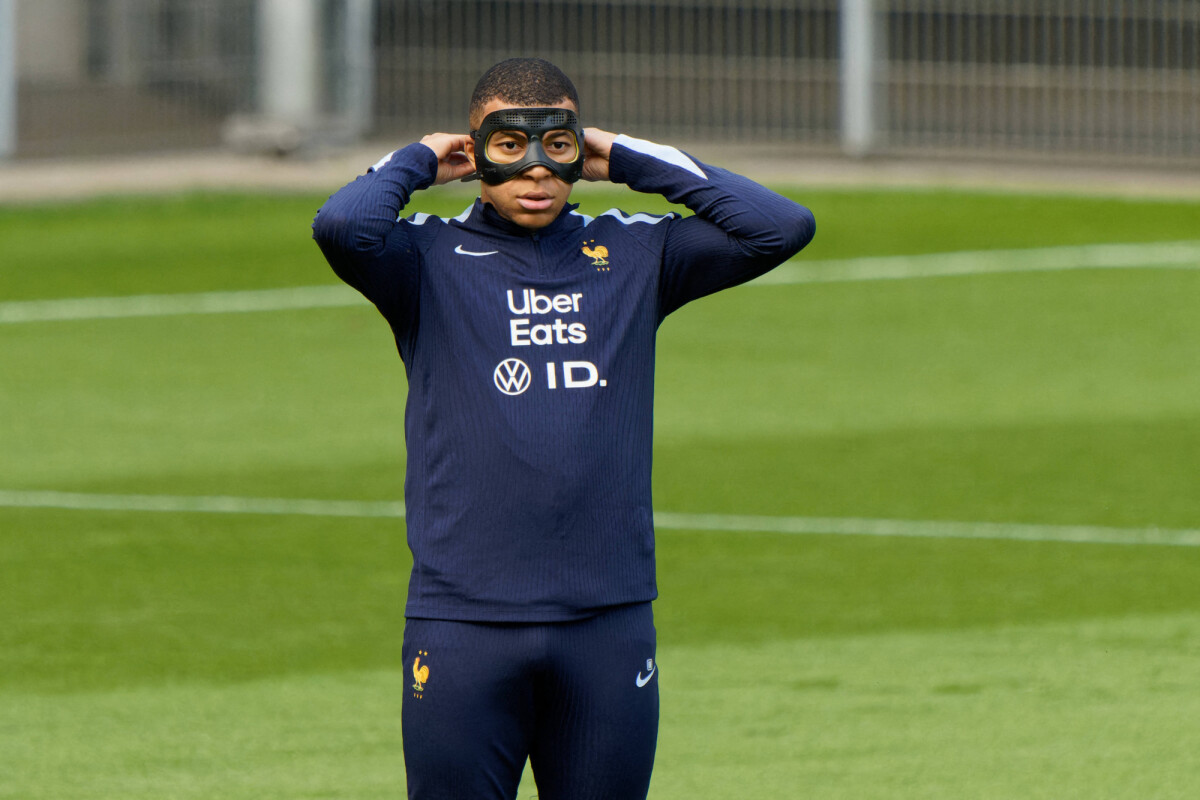 Vidéo : Transpiration, vision obstruée... Kylian Mbappé obligé de porter un masque, un ...