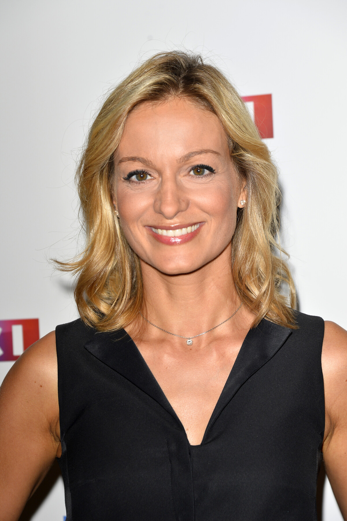 Photo : Audrey Crespo-Mara ravie du retour de son fils en France, mais ...
