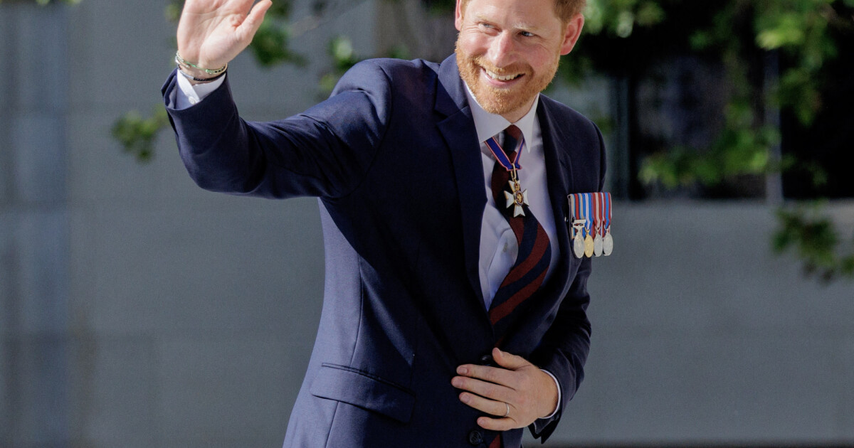 Le prince Harry fête ses 40 ans ! La famille royale ne l'oublie pas et ...