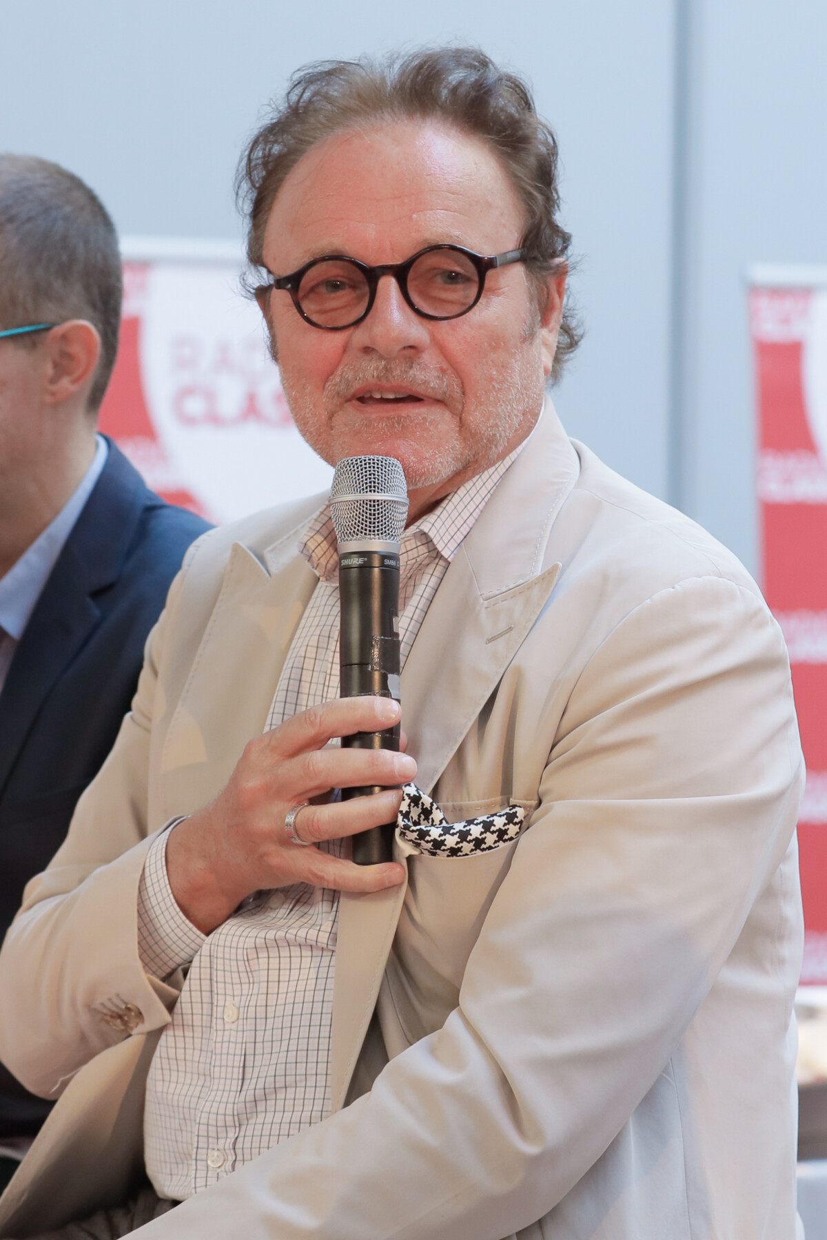 Photo : Exclusif - Guillaume Durand à la conférence de presse de ...