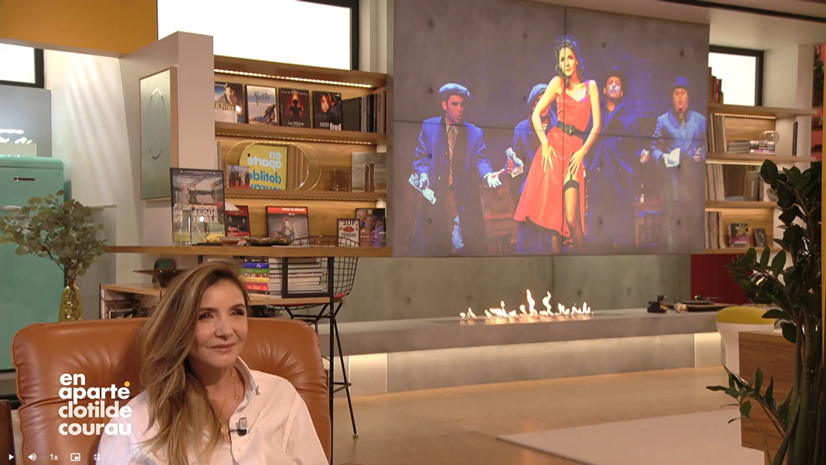 Vidéo : Clotilde Courau émue dans "En aparté". - Purepeople