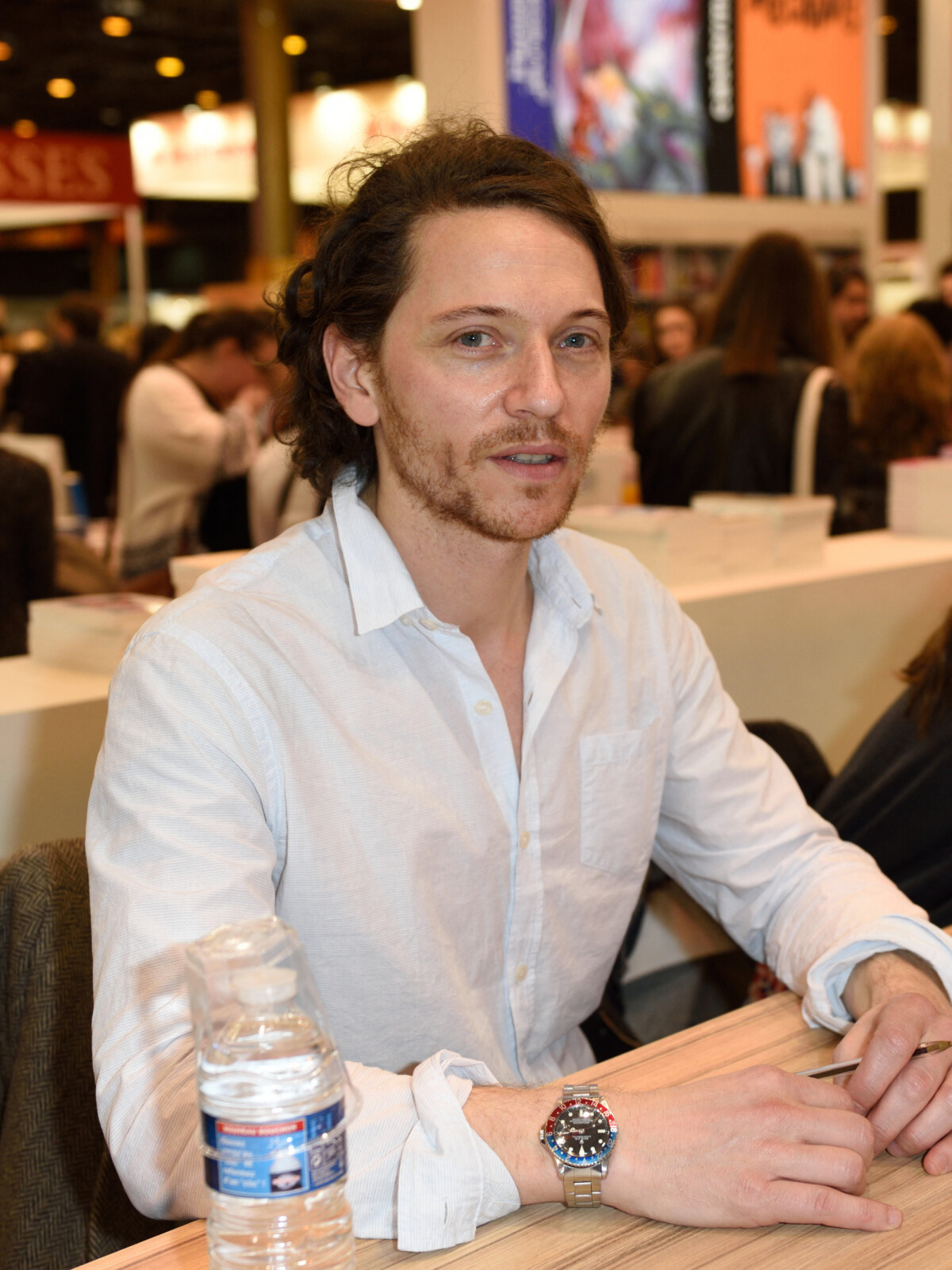 Photo : Raphael Haroche assistant au Salon Du Livre de Paris 2017 qui s ...