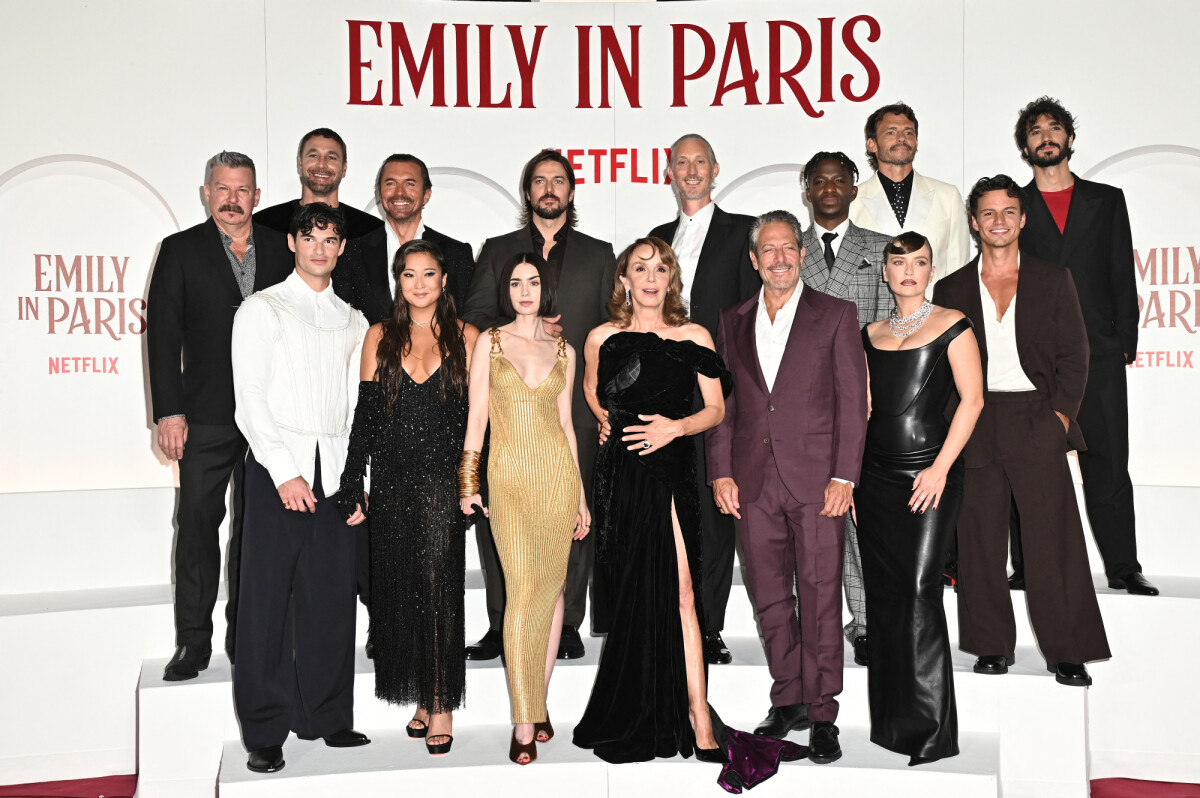 Photo : Flavio Furno, Raoul Bova, William Abadie, Lucas Bravo, Bruno ...