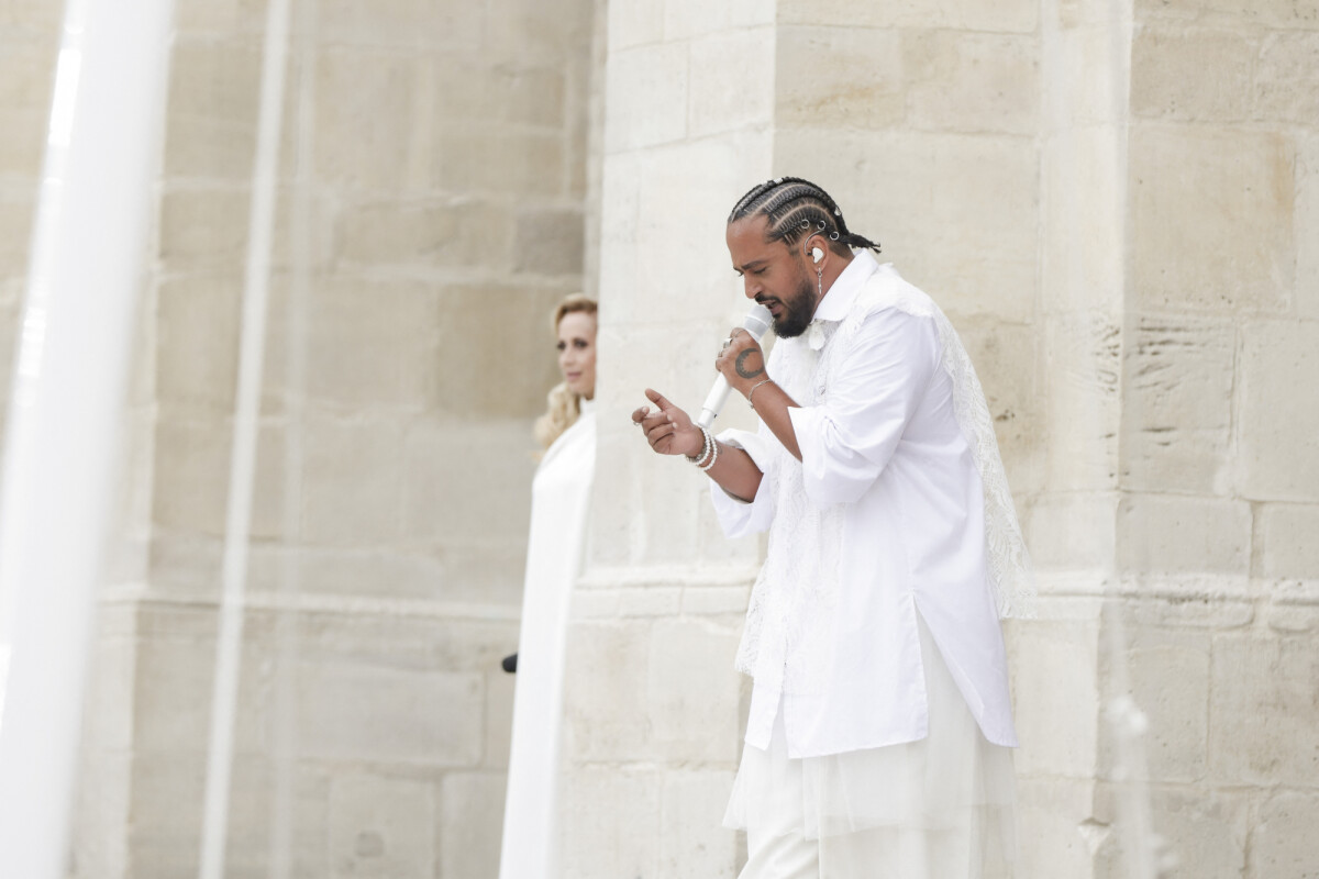 Photo : Slimane, Lara Fabian lors du dernier relais de La Flamme ...