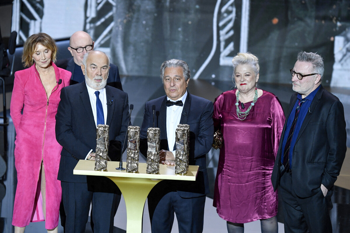 Photo : Elise Lucet a réuni plusieurs membres de la troupe du Splendid ...