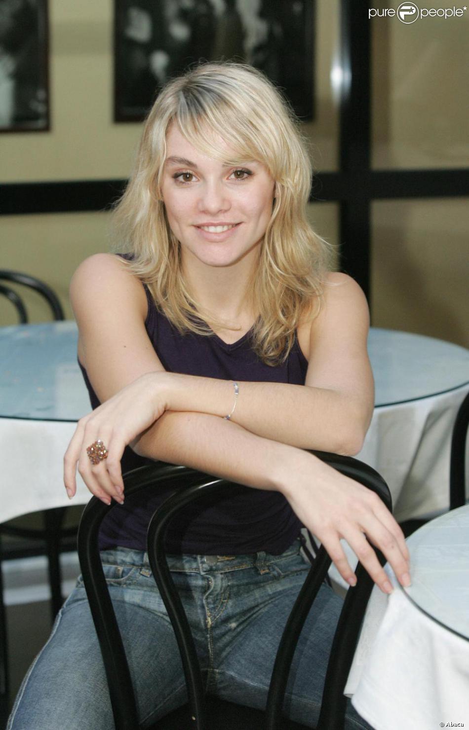 Joy Esther - Purepeople