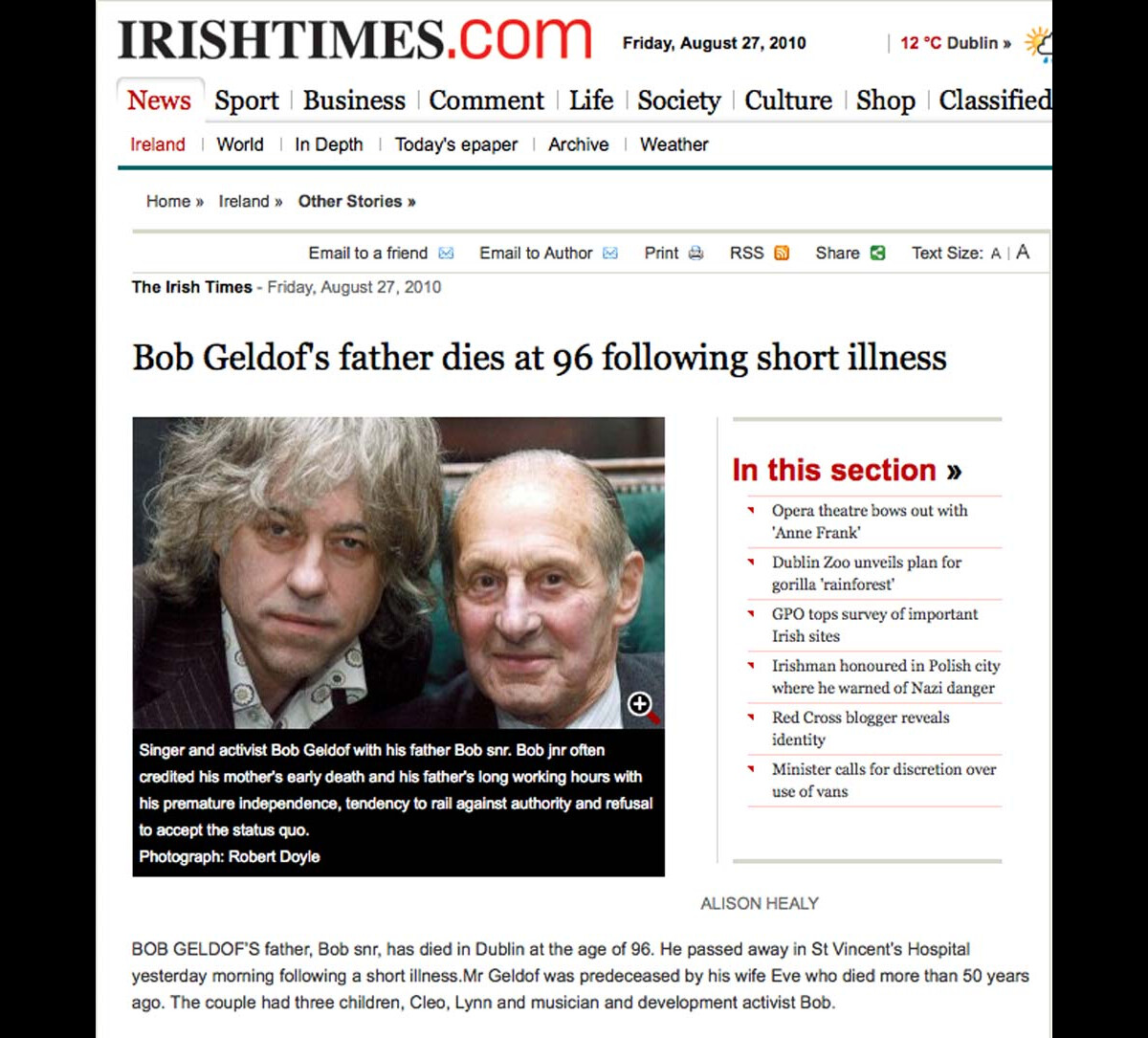 Photo : Bob Geldof et son père Bob senior dans le Irish Times - Purepeople