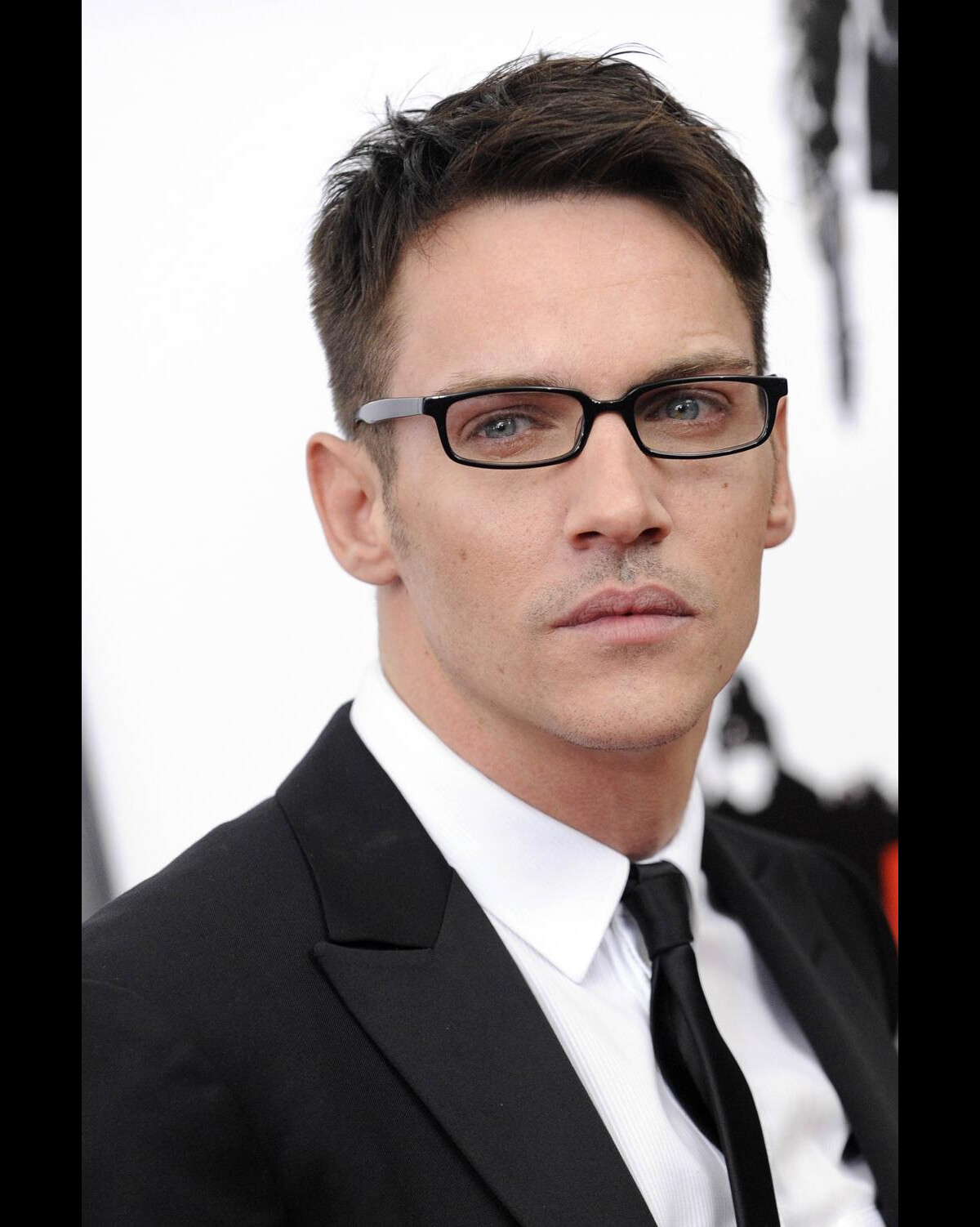 Photo : Jonathan Rhys-Meyer à la première de From Paris With Love, à ...