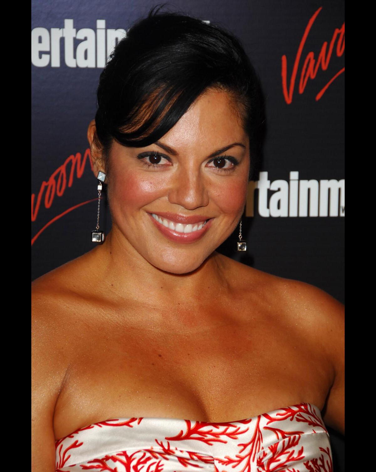 Sarah Ramirez's Instagram, Twitter & Facebook on IDCrawl