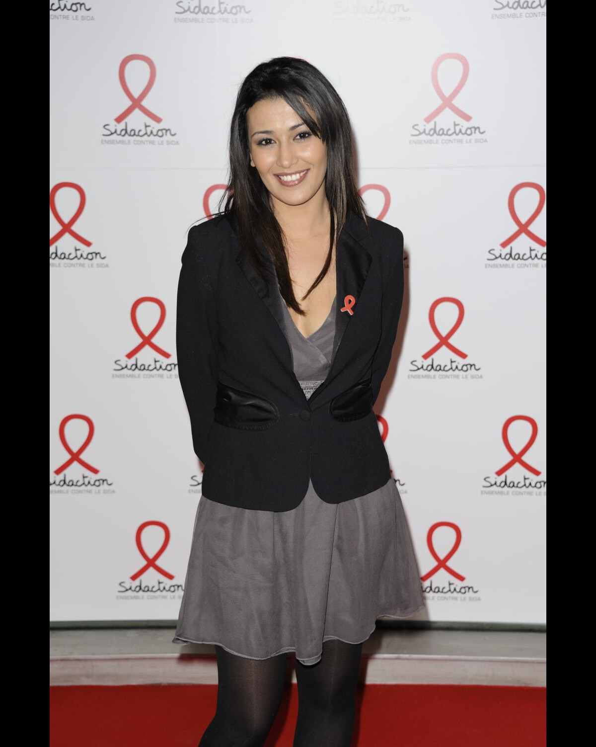 Photo : Karima Charni lors du photocall pour la soirée du Sidaction ...