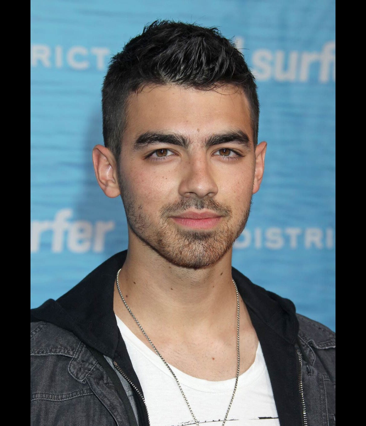 Photo : Joe Jonas à l'occasion de l'avant-première de Soul Surfer, à l ...