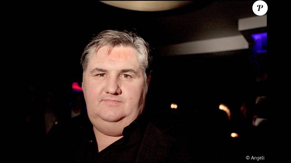 Pierre Ménès à Paris en novembre 2009 - Purepeople