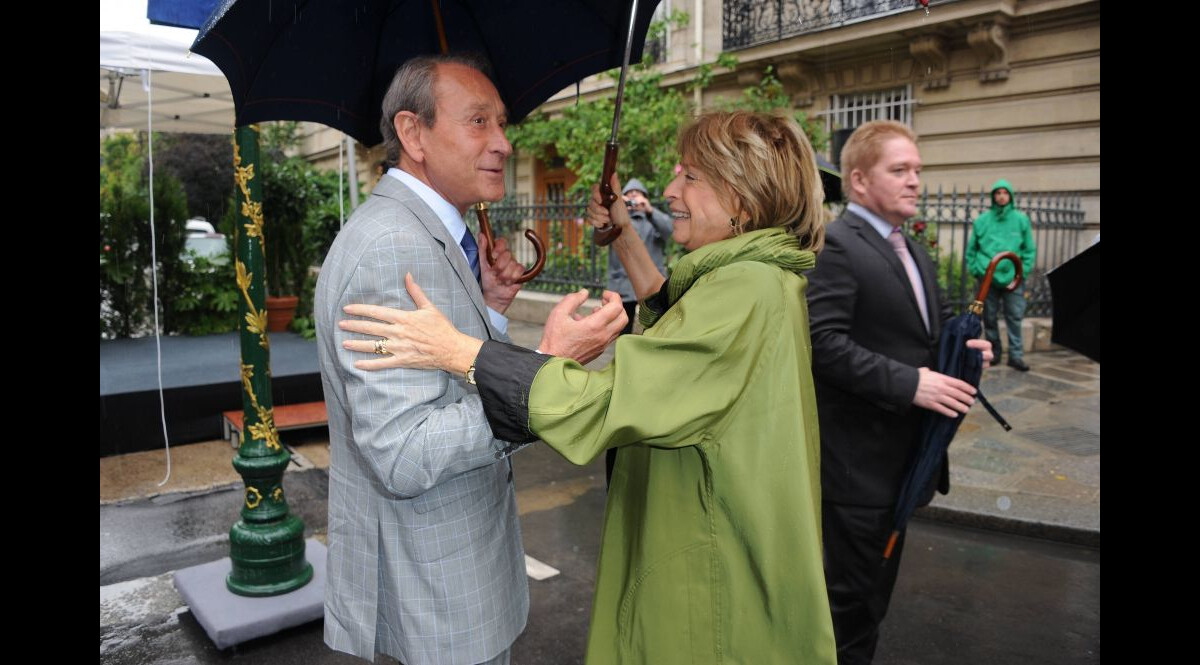 Photo : Bertrand Delanoë et Danièle Thompson lors de l'inauguration de ...