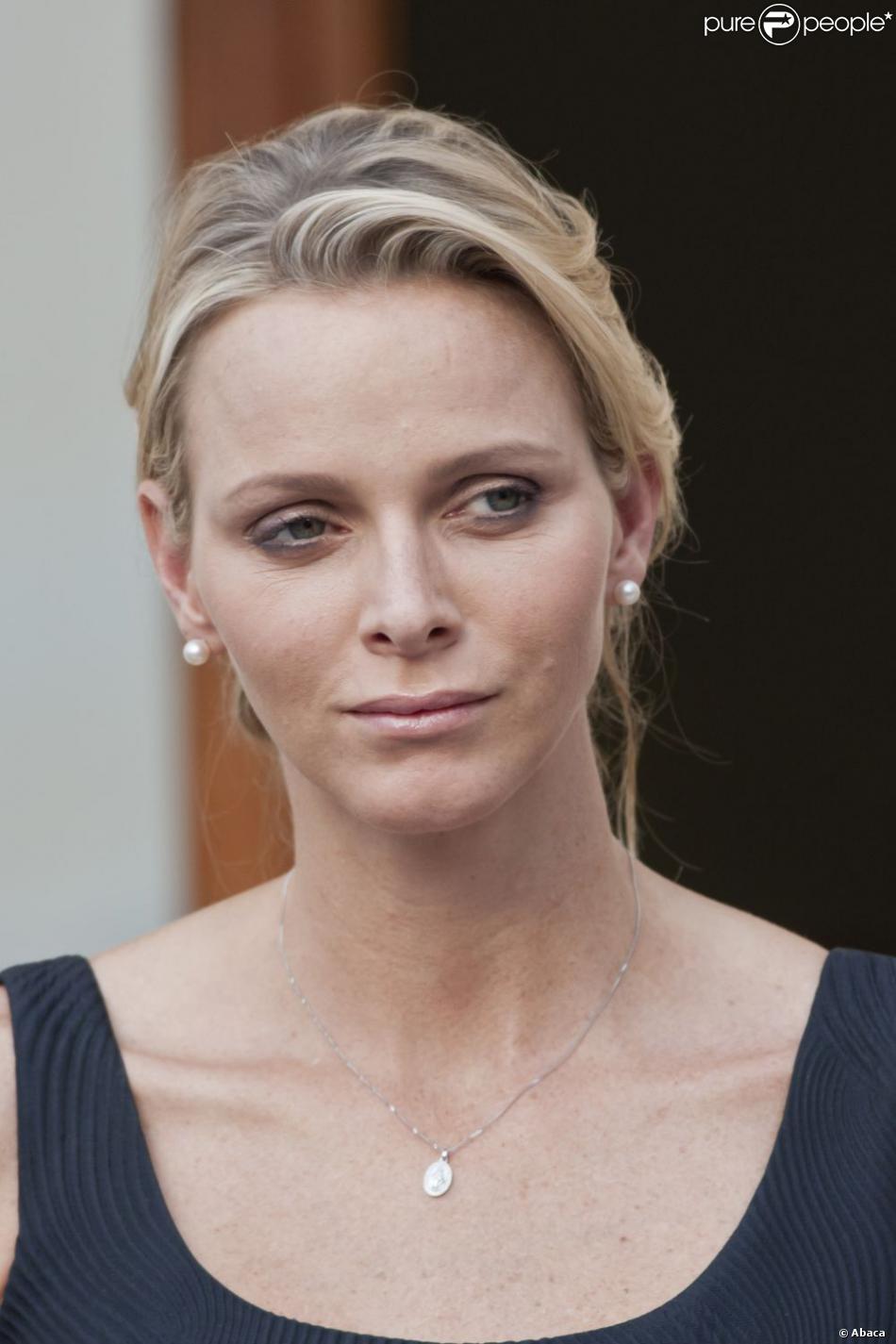 Charlene Wittstock affiche une mine fatiguée à quelques jours de ses ...