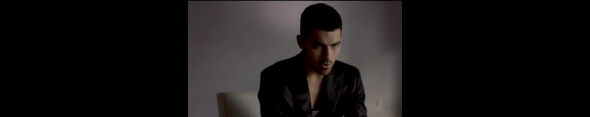 Vidéo : Joe Jonas, dans son premier clip en solo, See no more. - Purepeople