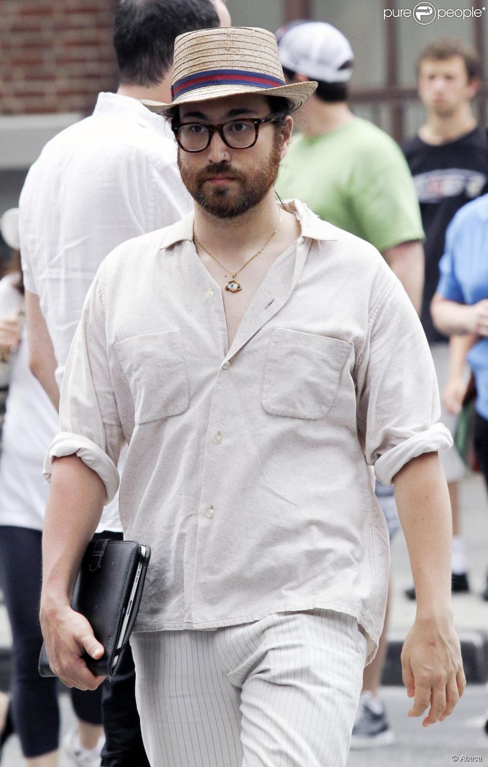 Sean Lennon est au top avec son style dandy ! New York, le 8 juillet ...