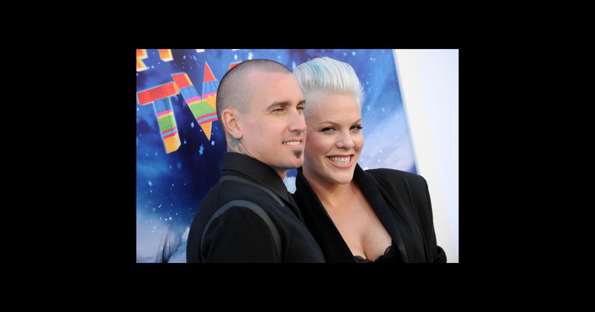 Pink et son mari Carey Hart à l'avant-première de Happy Feet 2 à Los ...