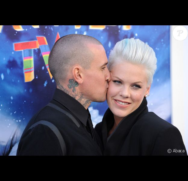 Pink : Avec son mari et son bébé, elle irradie de bonheur - Purepeople