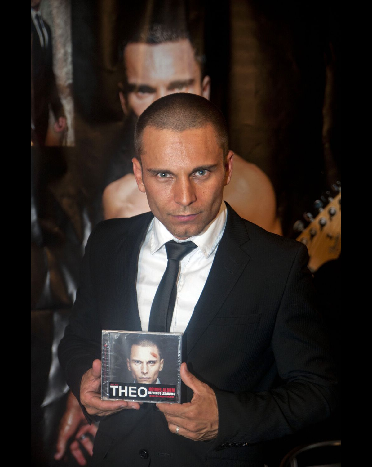 Photo : Allan Theo présente son album lors du Salon de l'Erotisme à ...