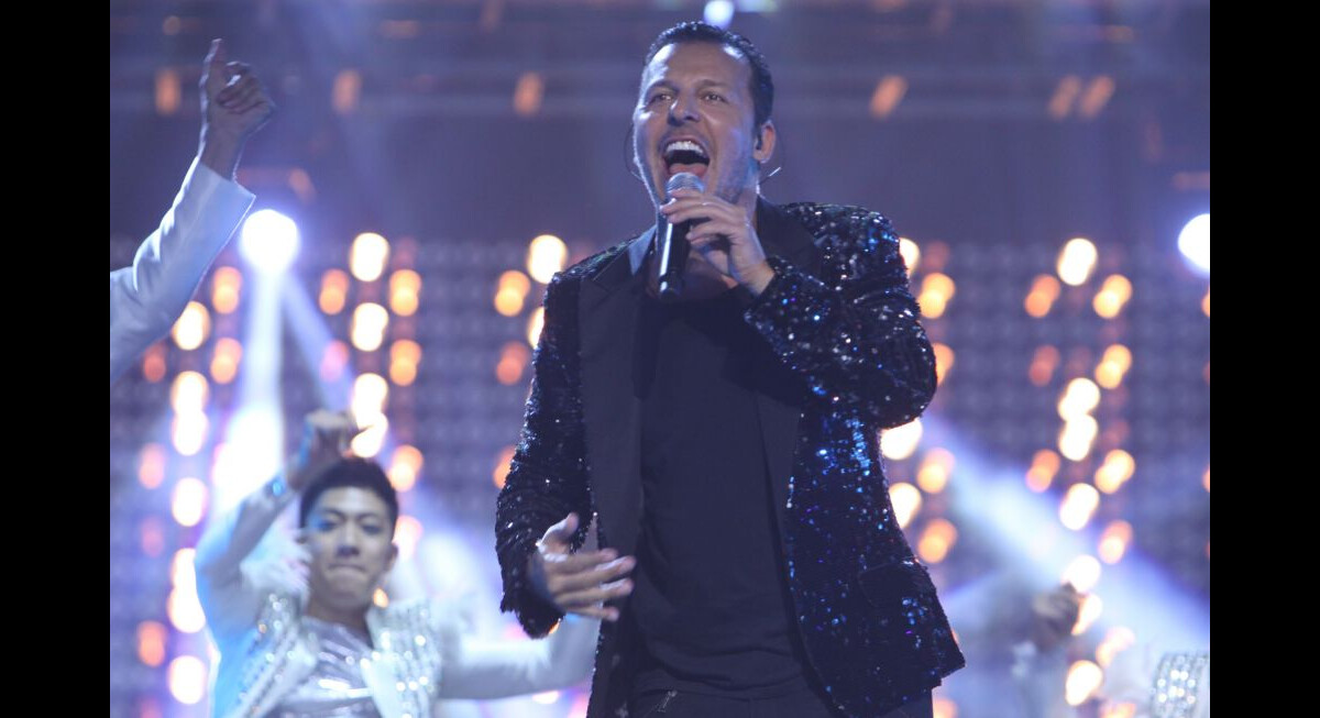 Photo : Jean-Roch : une vraie star lorsqu'il met le feu sur scène au ...