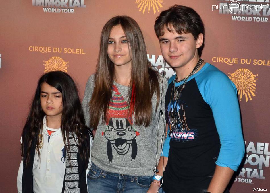 Prince, Paris et Blanket, les trois enfants de Michael Jackson à visage ...