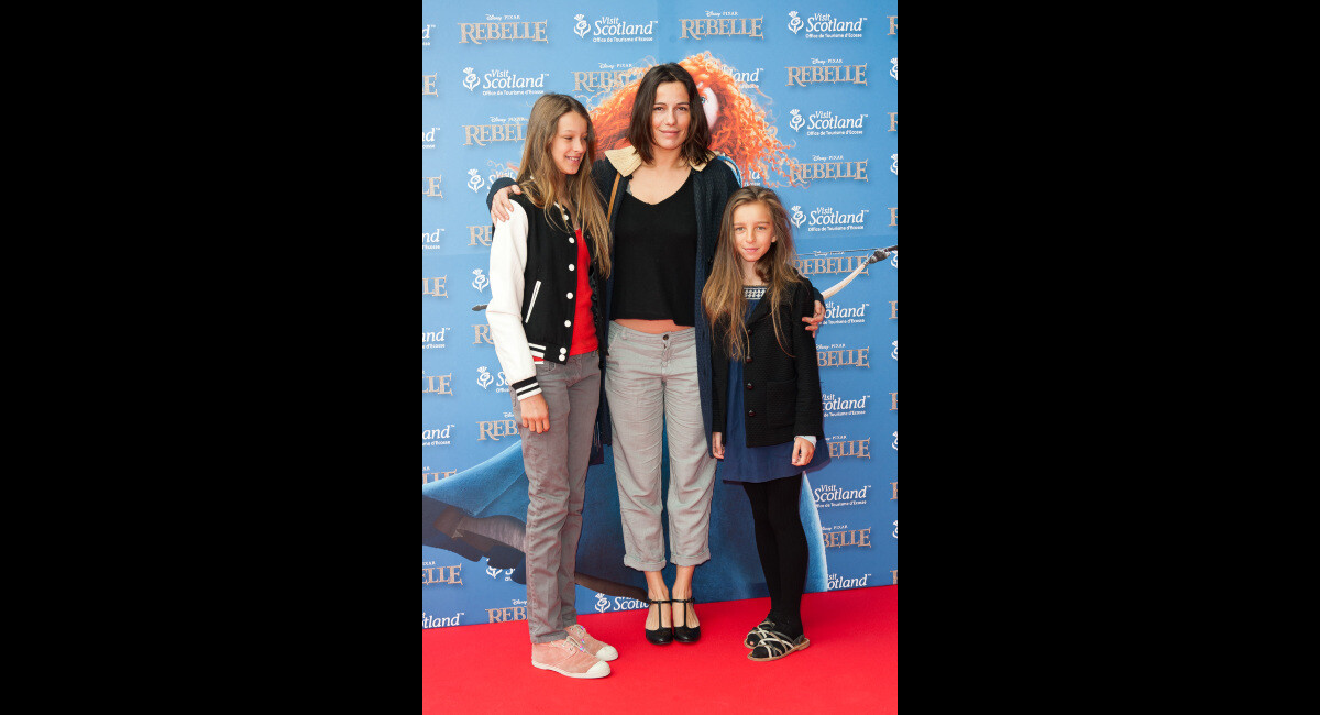 Photo : Zoe Felix à l'avant-première de Rebelle, à Paris le 24 juin ...