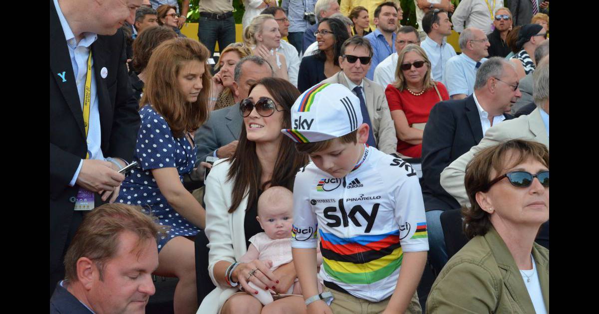 Peta Todd avec sa fille Delilah Grace et son fils vétu du maillot de ...