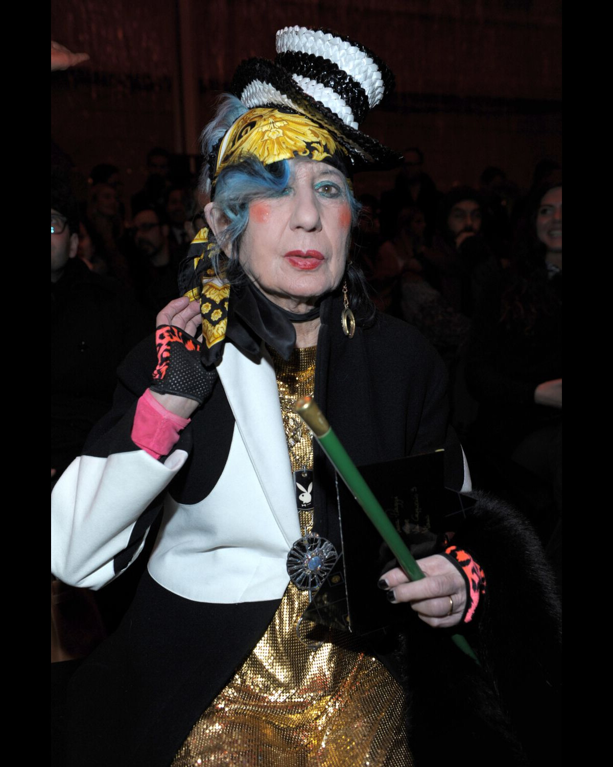 Photo : Anna Piaggi au défilé Versace à Milan le 16 janvier 2012 ...