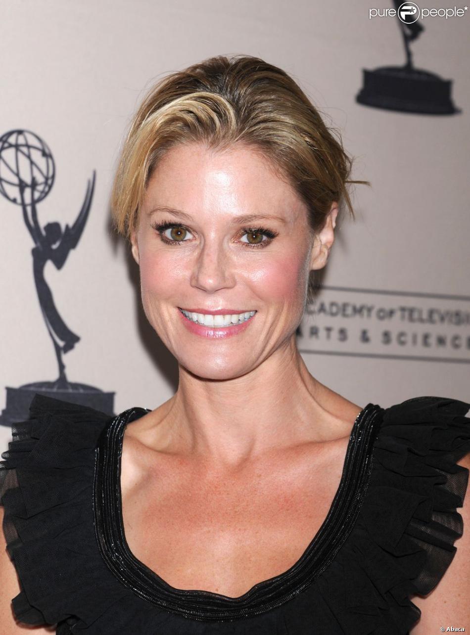 Julie Bowen lors de la réception donnée par l'Académie des Arts et des ...