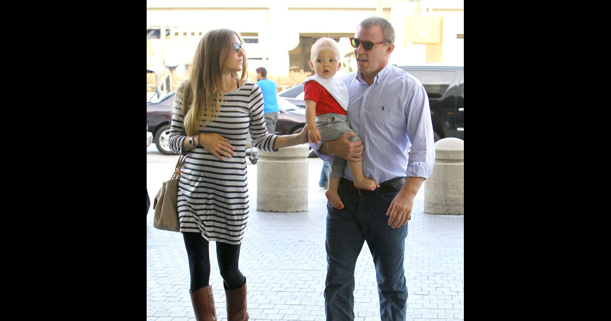 Guy Ritchie et Jacqui, enceinte : Fiancés, ils s'envolent avec leur ...