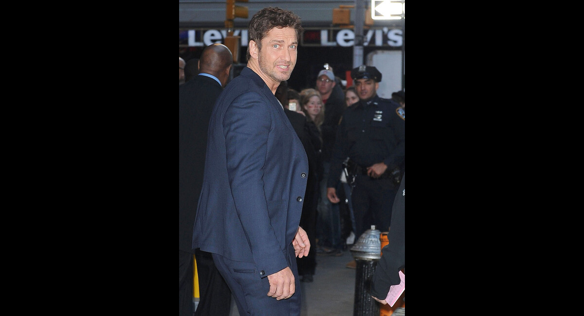 Vidéo : Gerard Butler signe des autographes et rencontre ses fans, à ...