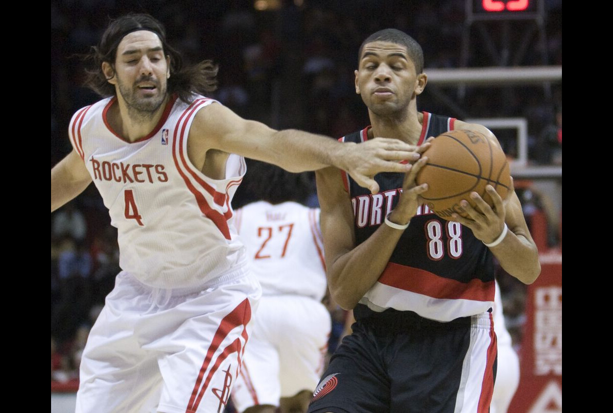 Photo : Nicolas Batum face aux Houston Rockets à Houston le 5 janvier ...