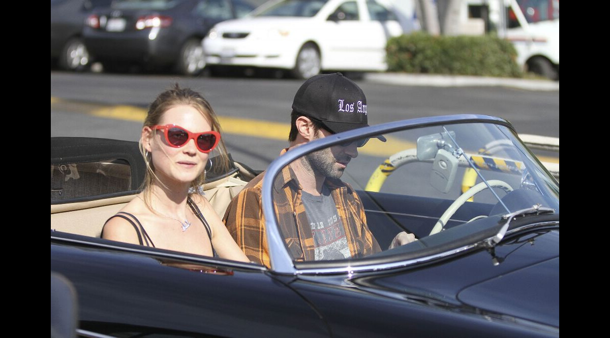 Photo : Adam Levine en balade avec sa compagne Behati Prinsloo, superbe ...