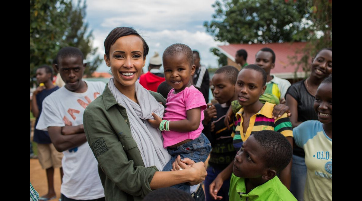 Photo : Sonia Rolland était en voyage humanitaire au Rwanda, son pays d ...