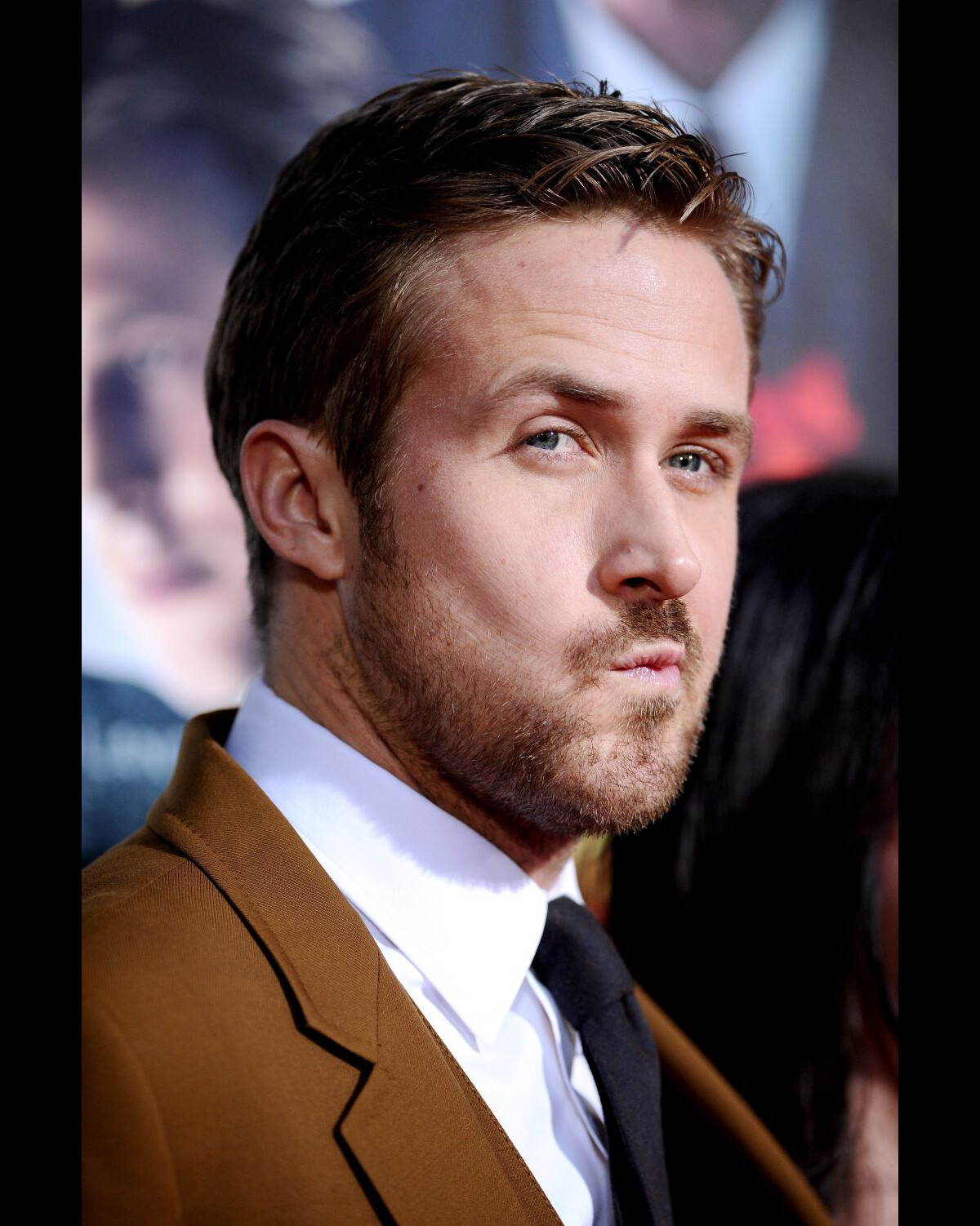 Photo : Ryan Gosling fait la moue devant le beau tapis rouge présent ...
