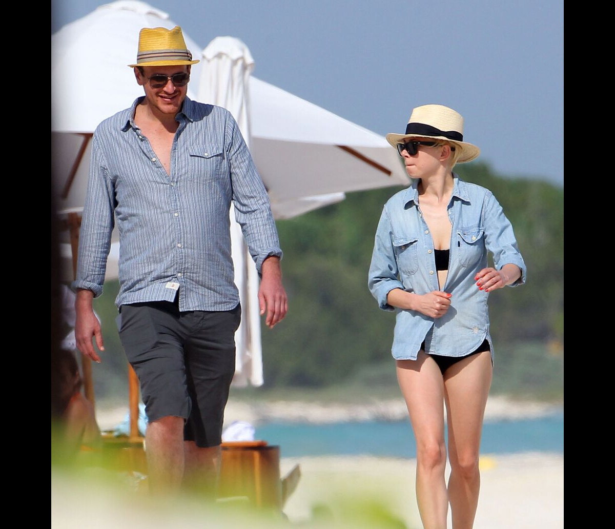 Photo : Amoureux, Michelle Williams et Jason Segel passent du bon temps ...