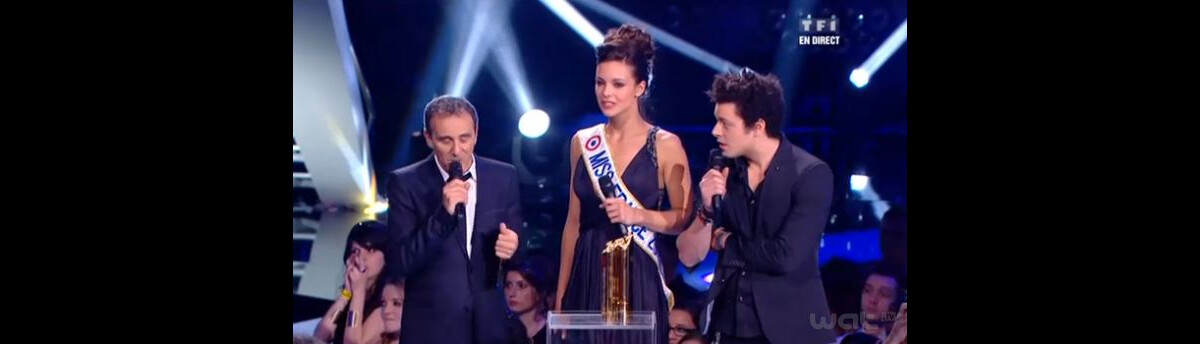Photo : Elie Semoune embrasse le jeune Kev Adams, sous l'oeil de Marine ...