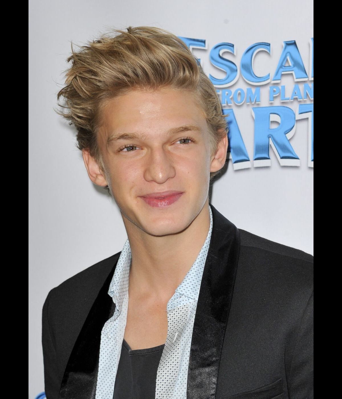 Photo : Cody Simpson assiste à l'avant-première d'Escape From The ...