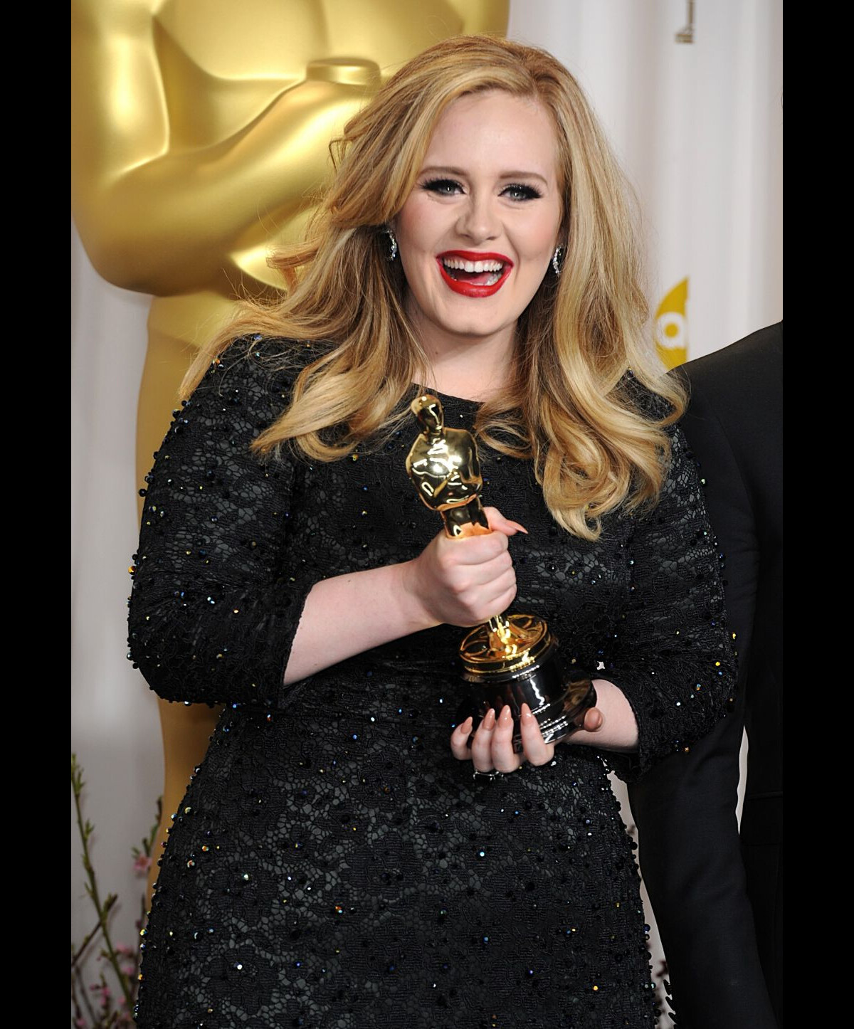 Photo : Adele fête avec délice son Oscar à la 85e cérémonie des Oscars au Dolby Theatre de Los ...