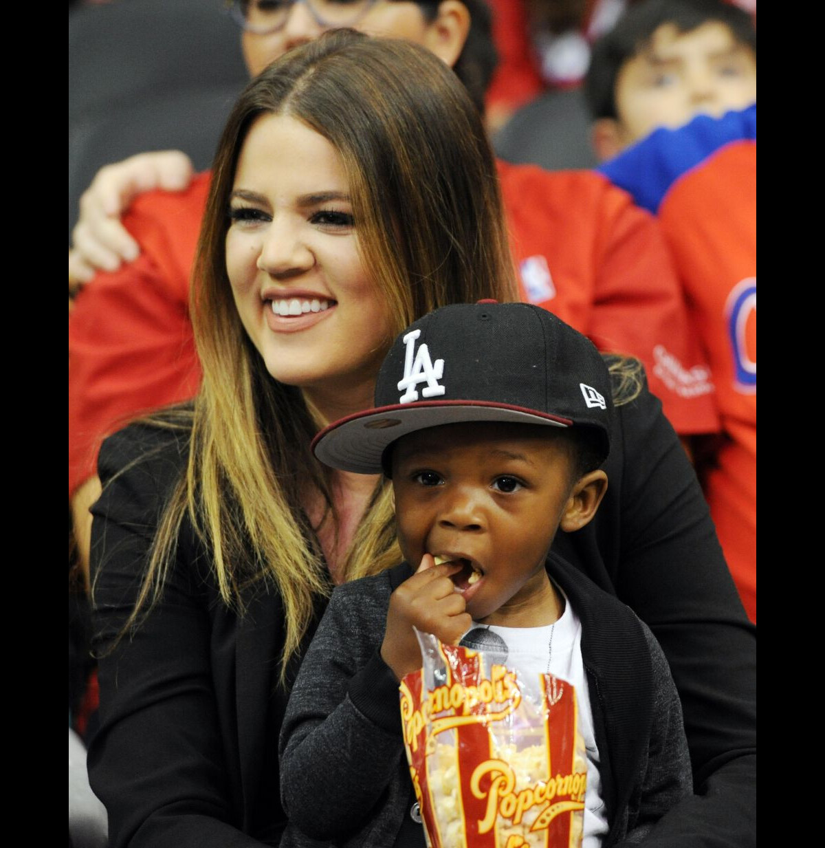 Photo : Khloé Kardashian et son filleul Christian Mccray assistent au ...