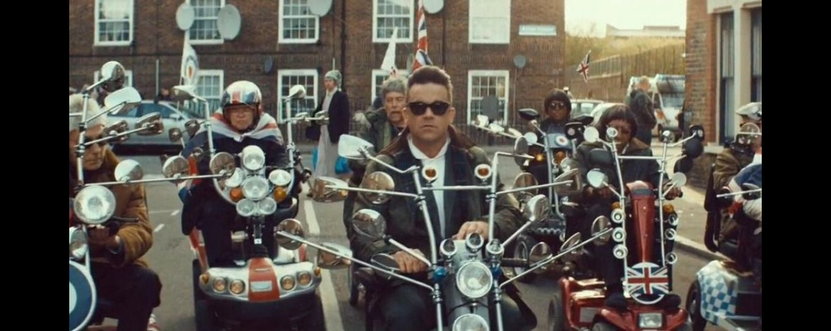 Vidéo : Robbie Williams dans son nouveau clip Goin' Crazy, en duo avec ...