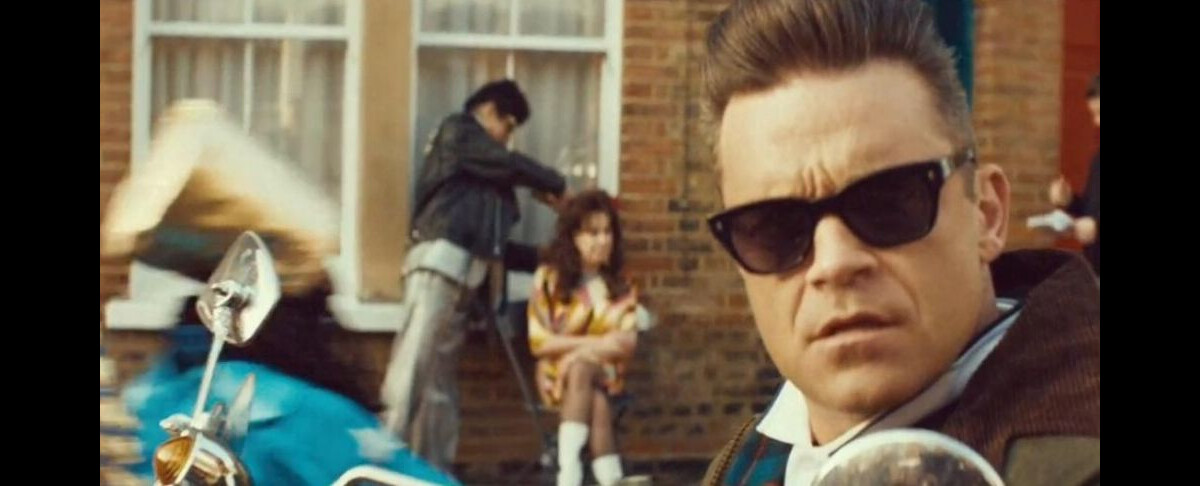 Photo : Robbie Williams dans Goin' Crazy, son nouveau clip en duo avec ...