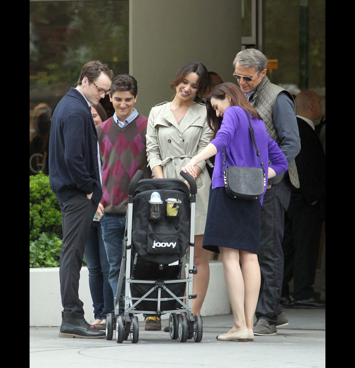 Photo : Bérénice Marlohe radieux avec Lambert Wilson et Anton Yelchin ...