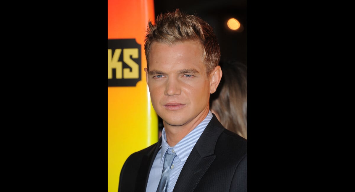 Vidéo : L'acteur Taylor Handley à Los Angeles le 18 octobre 2012 ...