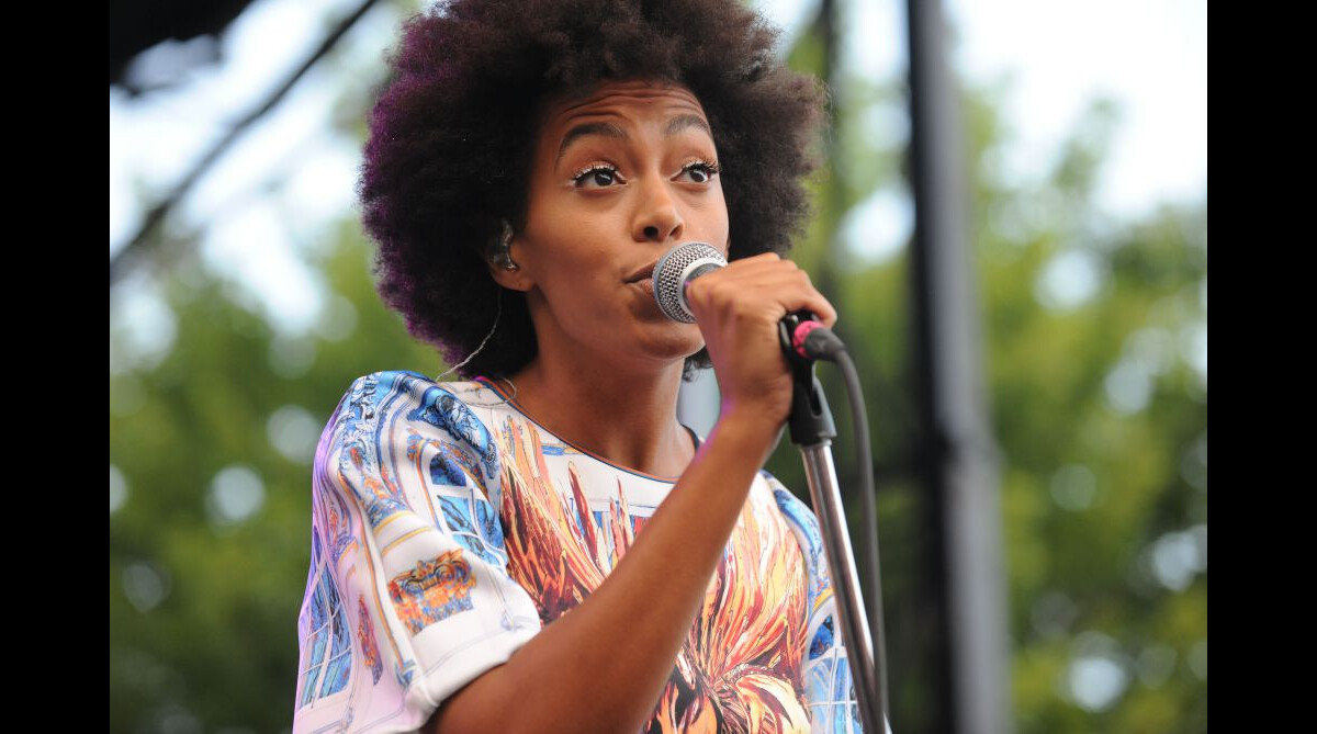 Photo : Solange Knowles en concert lors du Festival Pitchwork à Chicago ...
