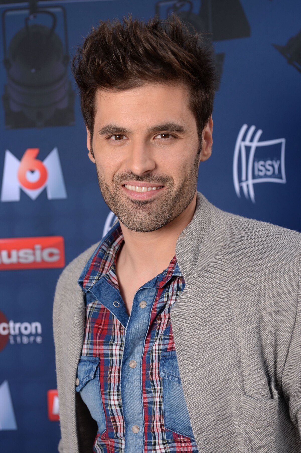 Photo : Dumè au concert M6 Mobile Music Live, à Issy-les-Moulineaux, le ...